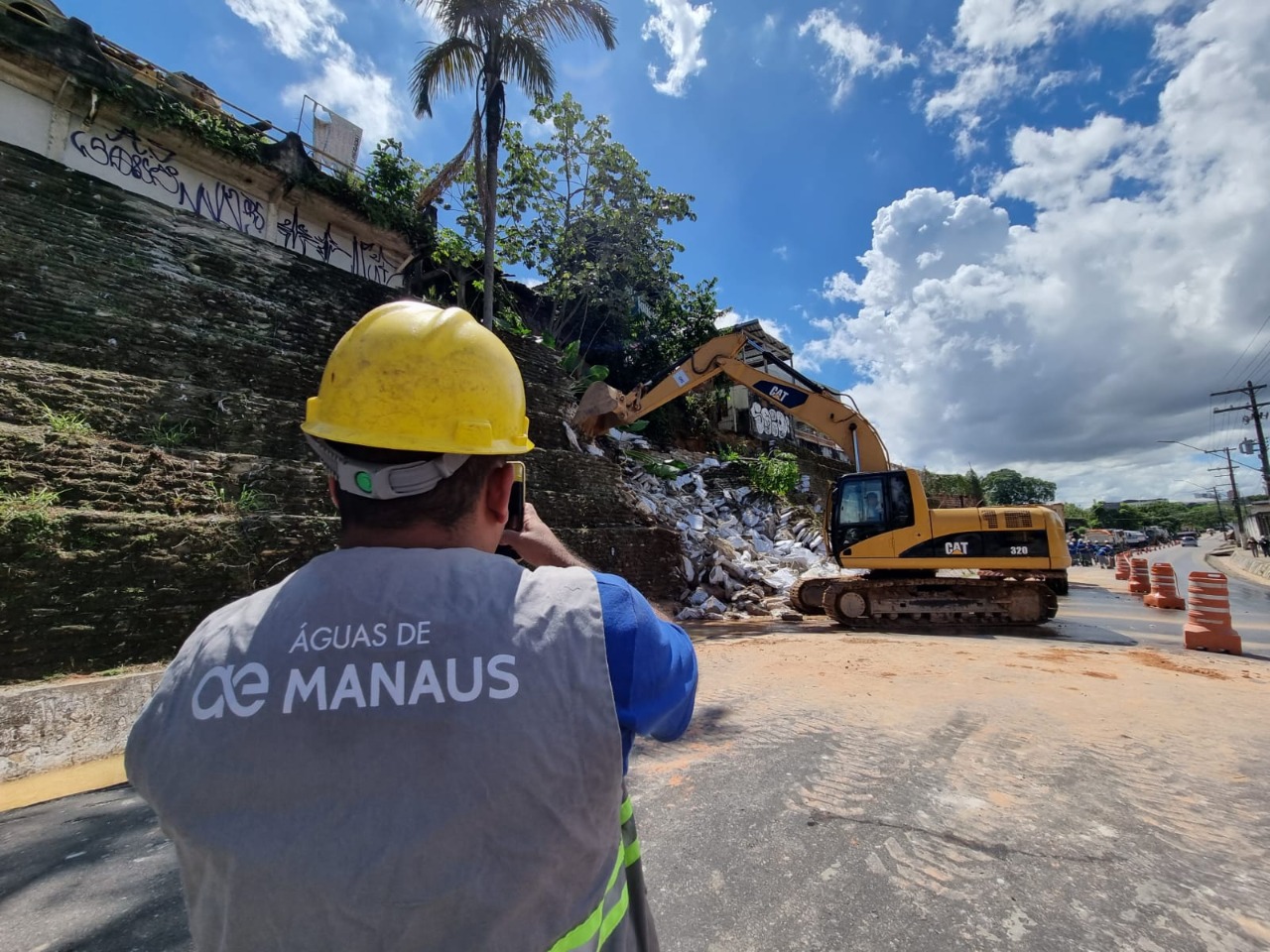 Serviço Emergencial Na Av Presidente Dutra é Concluído Diz Águas De